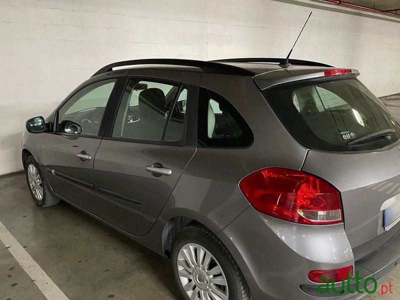 2011' Renault Clio para venda. Seixal, Portugal