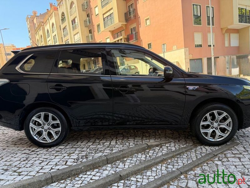 2015' Mitsubishi Outlander for sale. Sintra, Portugal