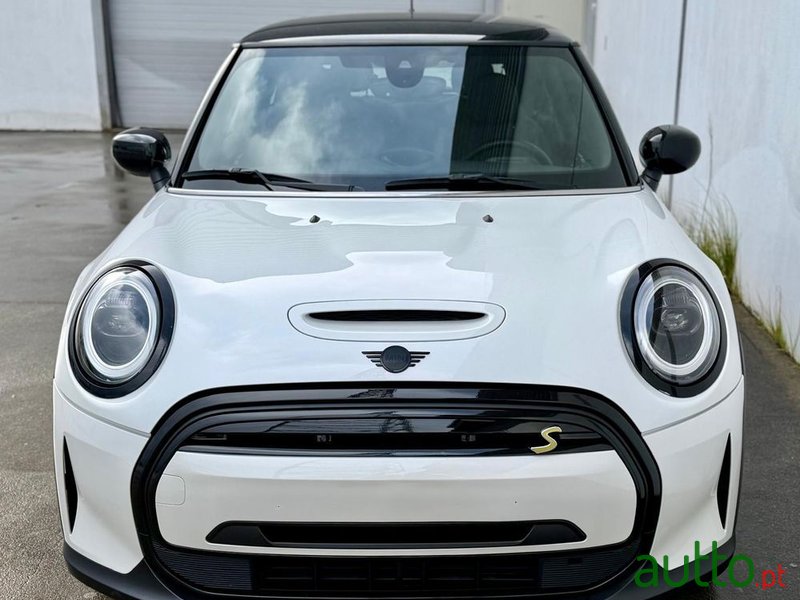 2023' MINI Cooper 3 Portas for sale. Vila Nova de Gaia,